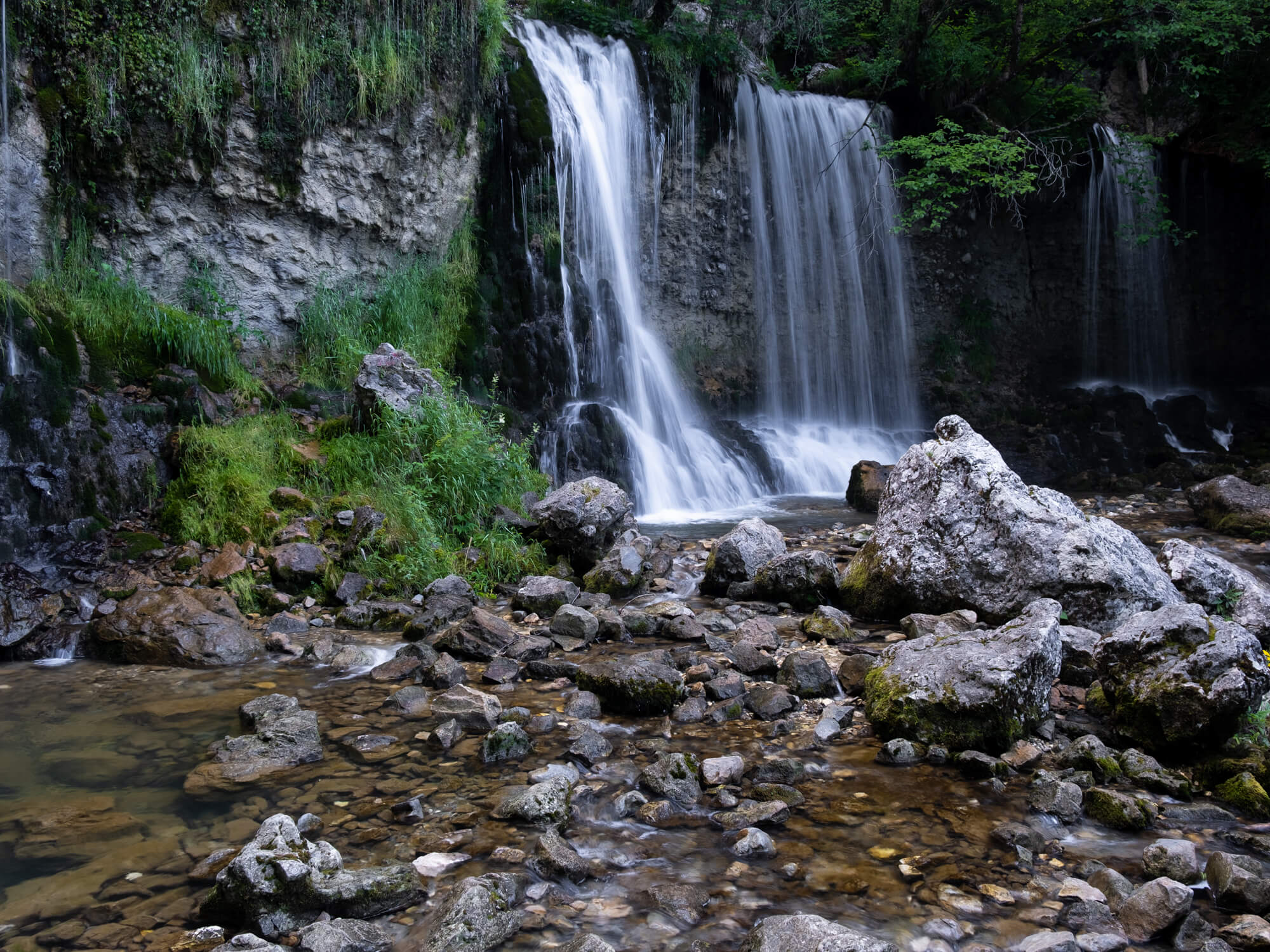 Les cascades proches du lac d’Annecy - The Other Paths