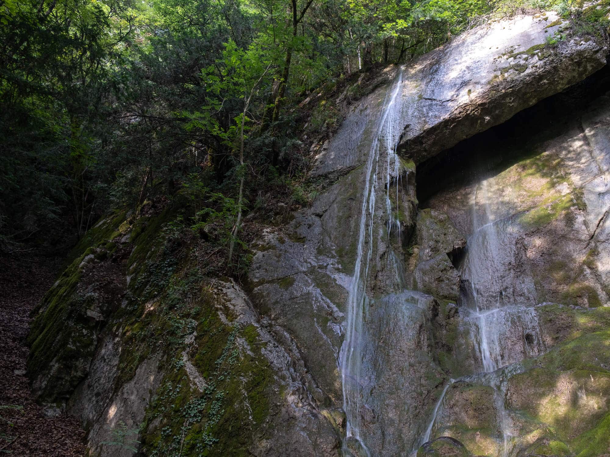 La cascade de Balmettes à Talloires | The Other Paths