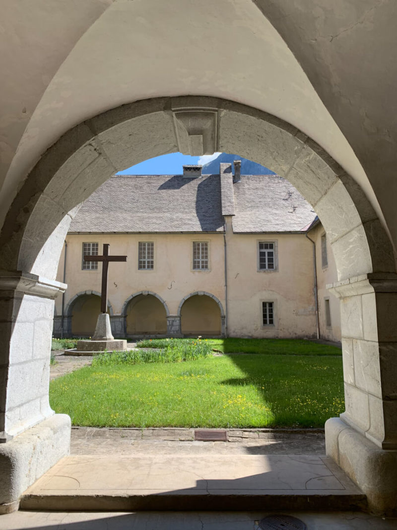 L'ancienne Chartreuse du Reposoir devenue Carmel | The Other Paths